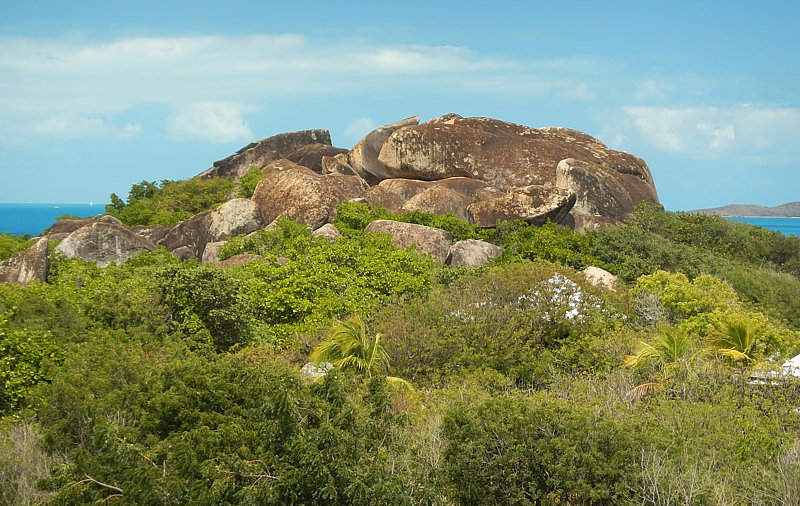 Trail leading down to the Baths Beach and Caves